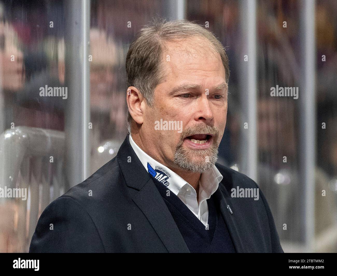 Steve Walker (Schwenninger Wild Wings, Trainer). Duesseldorfer EG vs. Schwenninger Wild Wings ...
