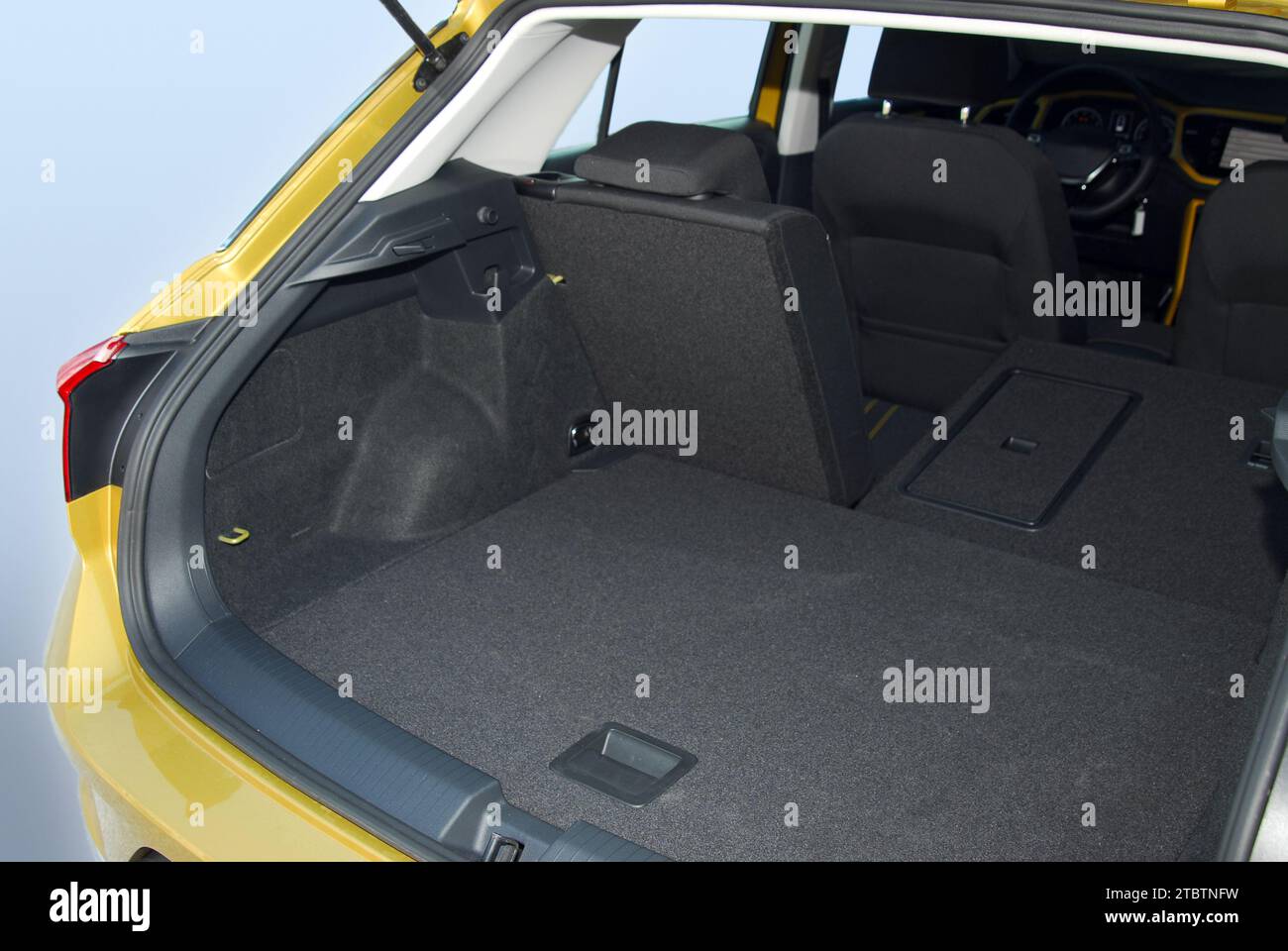 Car trunk. Trunk of the car. Empty trunk of the passenger car Stock ...