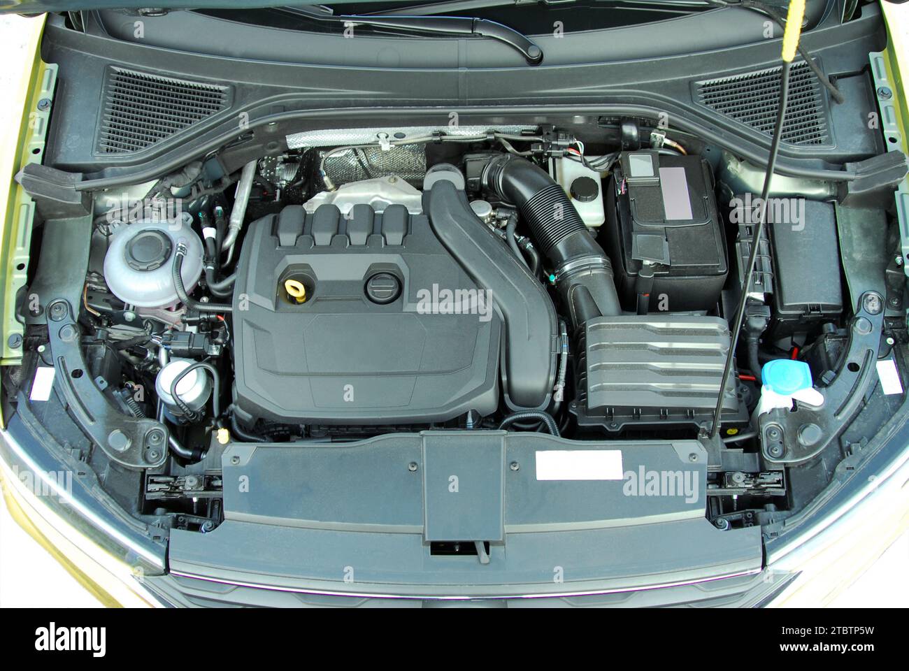 A diesel engine in a large luxury passenger car Stock Photo - Alamy