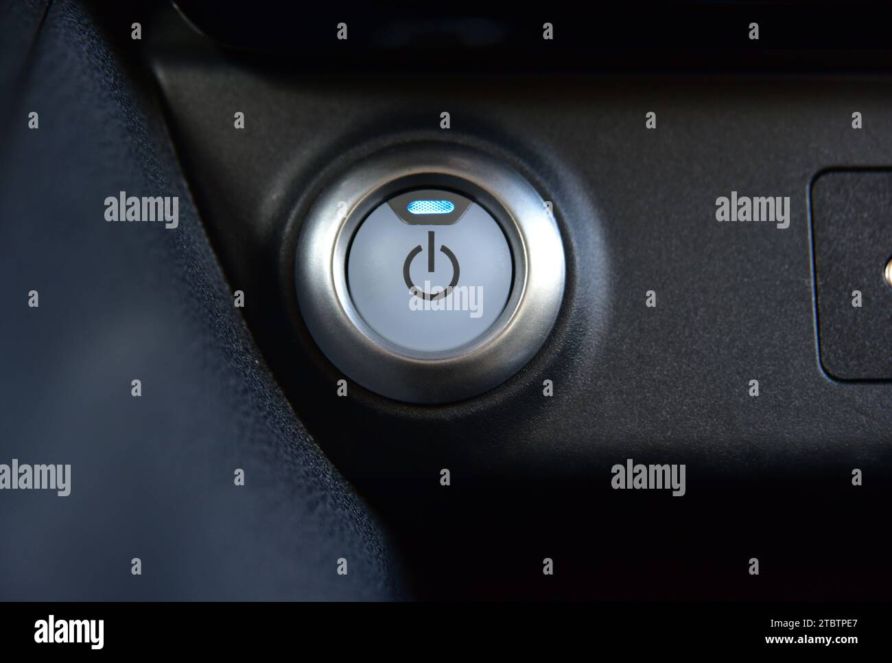 Start stop engine button on a modern car dashboard Stock Photo - Alamy