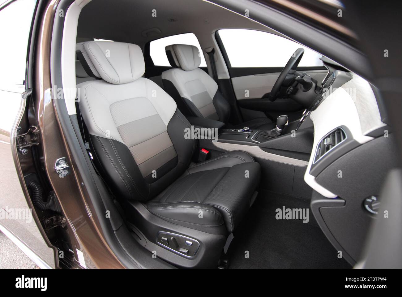 Front seats of a modern passenger car Stock Photo - Alamy