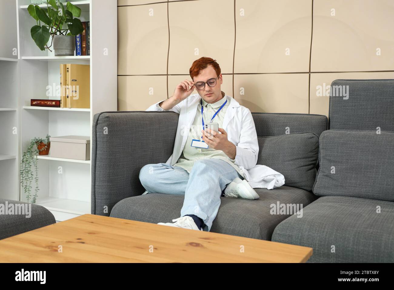 Male surgeon using mobile hi-res stock photography and images - Alamy