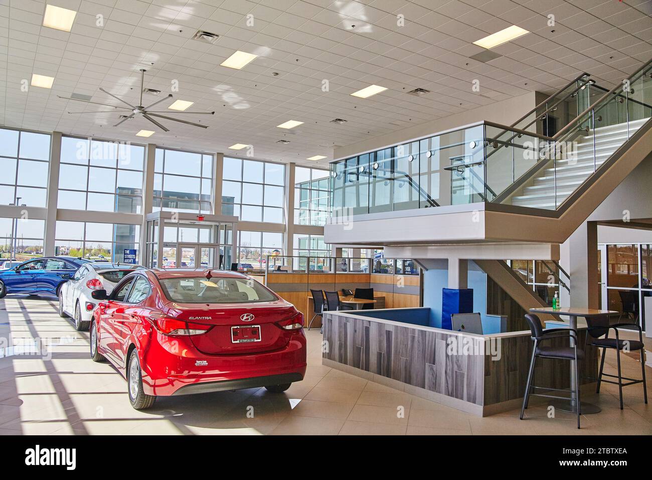 Car dealership customer waiting area hi-res stock photography and ...