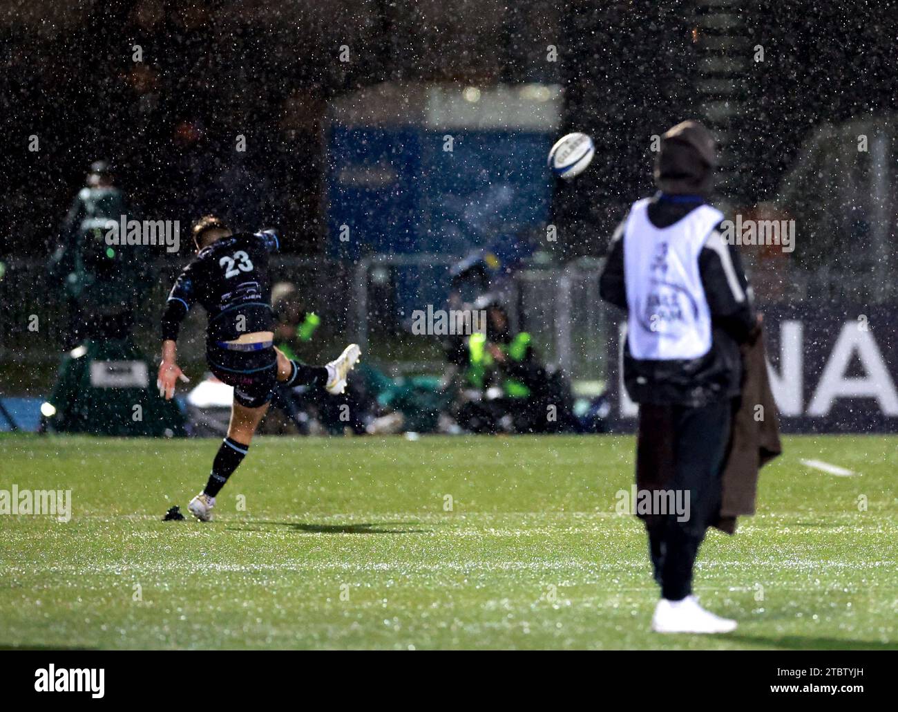 Glasgow Warriors' Ross Thompson scores a conversion during the Investec ...