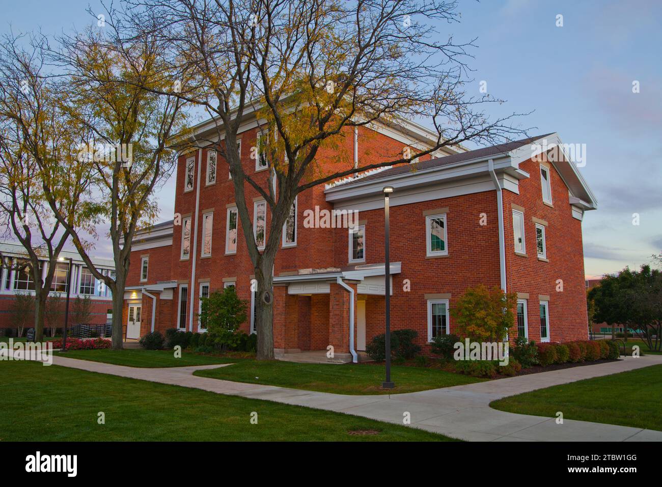 Classic red brick hi-res stock photography and images - Alamy