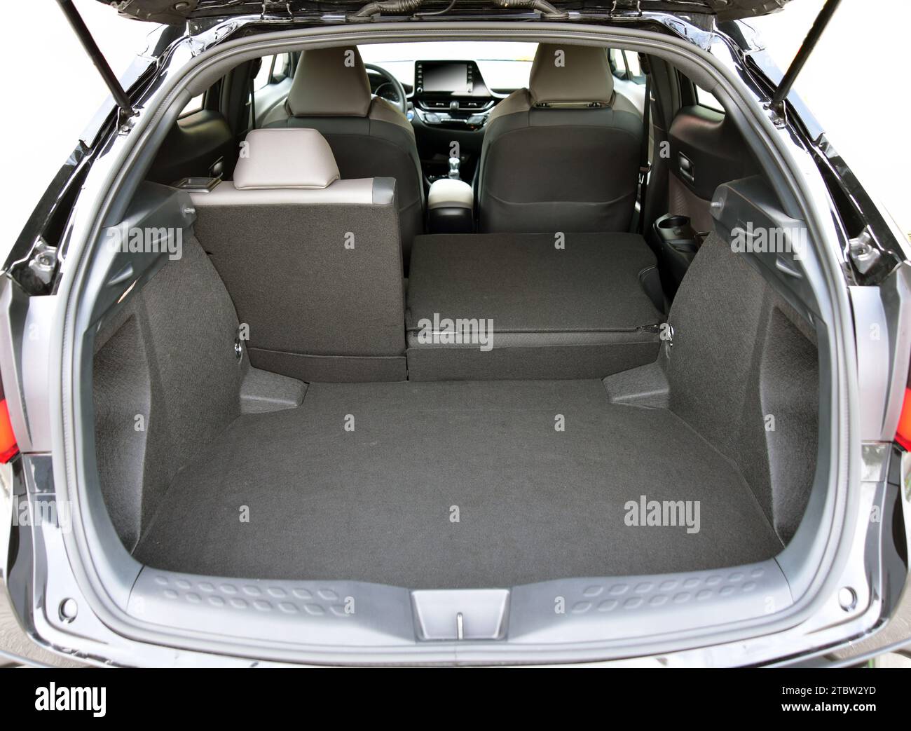 Car With Seats In Trunk