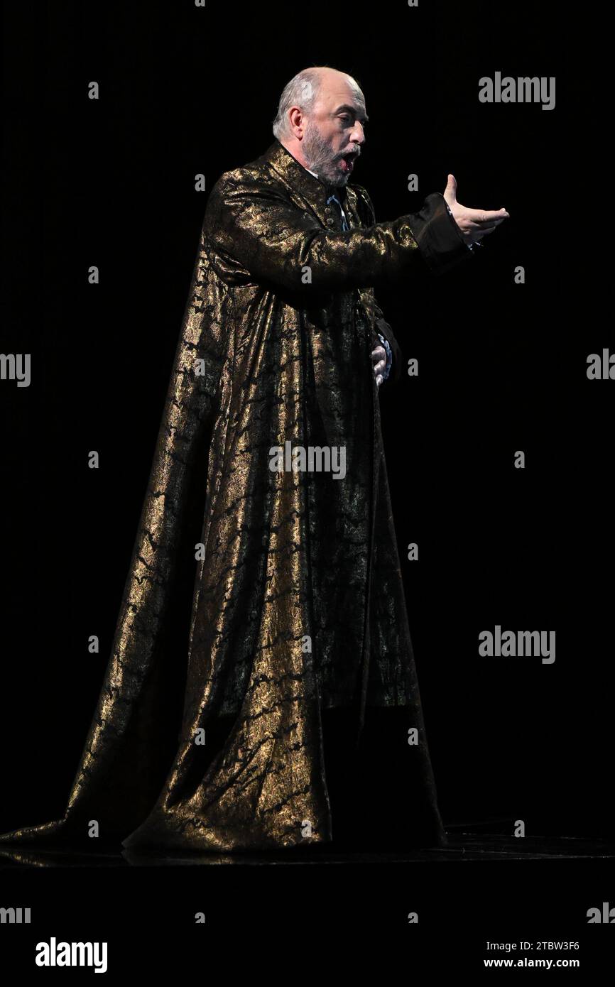 Michele Pertusi Premiere at La Scala Theatre -Don Carlo- General ...