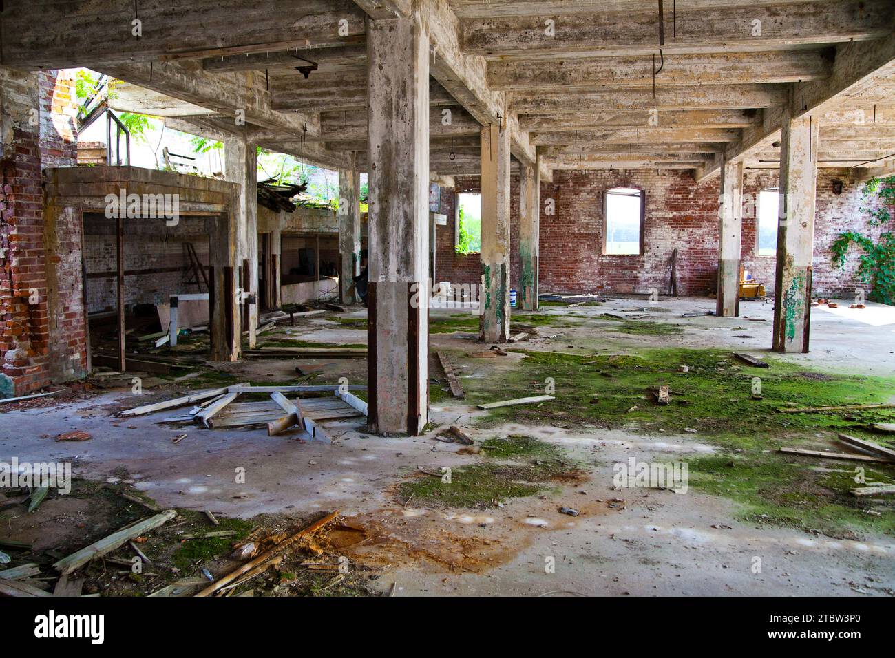 Decaying Industrial Ruins in Pierceton, Indiana Bathed in Natural Light ...