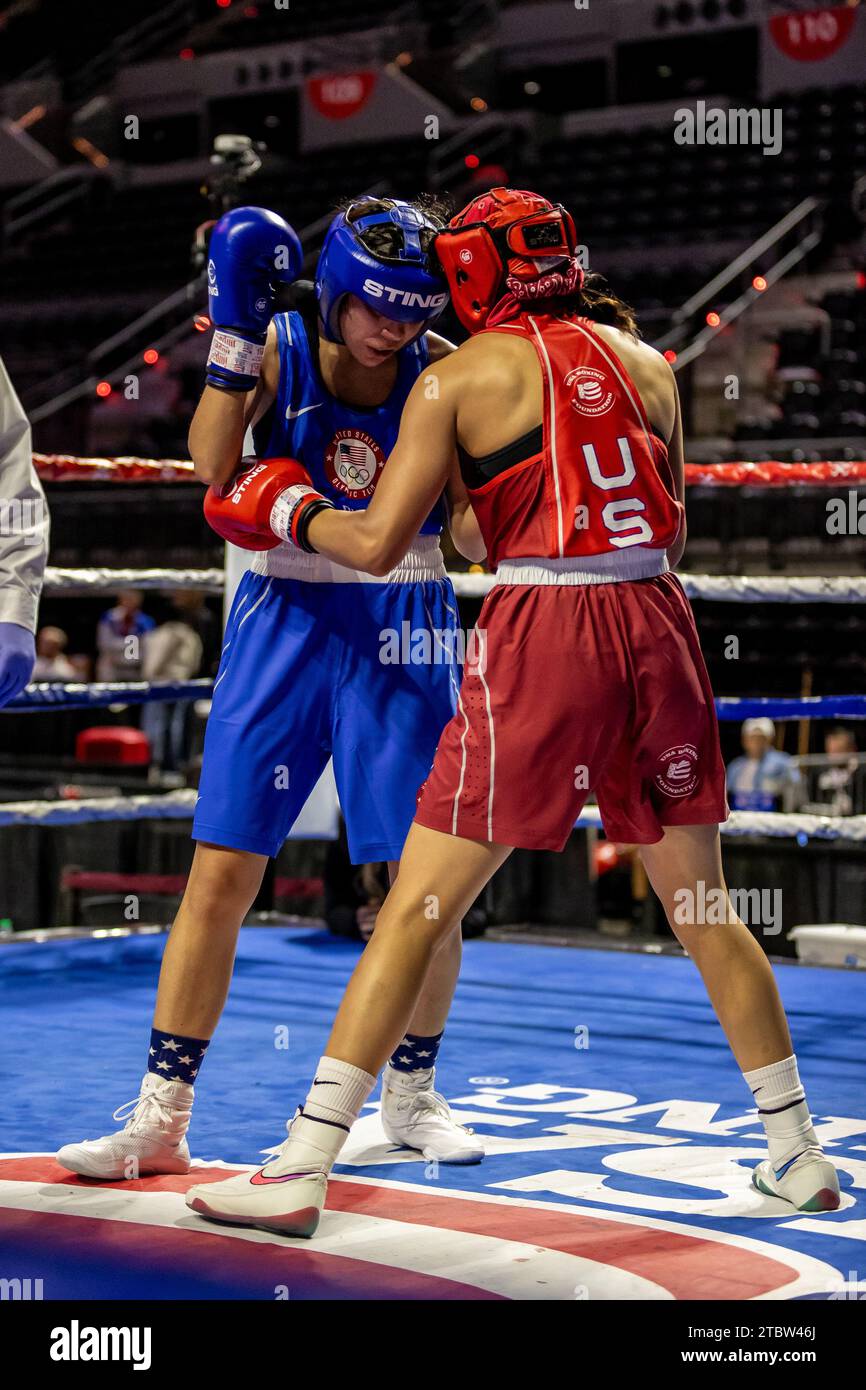 Chantel Navarro (blue) and Yoseline Perez (red) fight during the ...