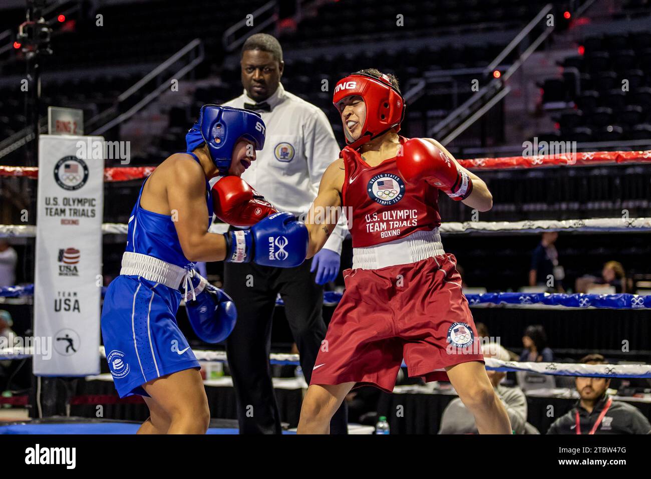 Noelle Haro (red) and Esmeralda Gonzalez fight during the Olympic ...