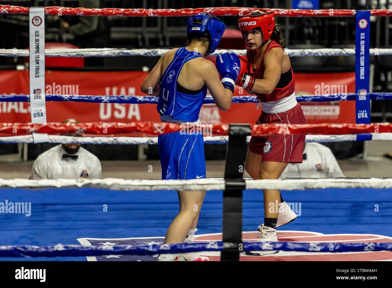 Nelda Ibarra (red) and Emma Nayanet (blue) fight during the Olympic ...