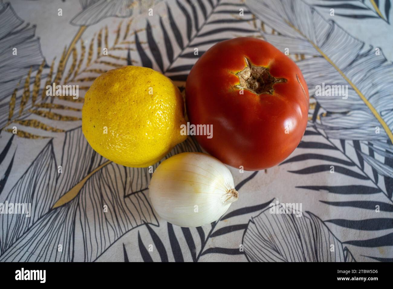 group of tomatoes, onions and lemons Stock Photo - Alamy