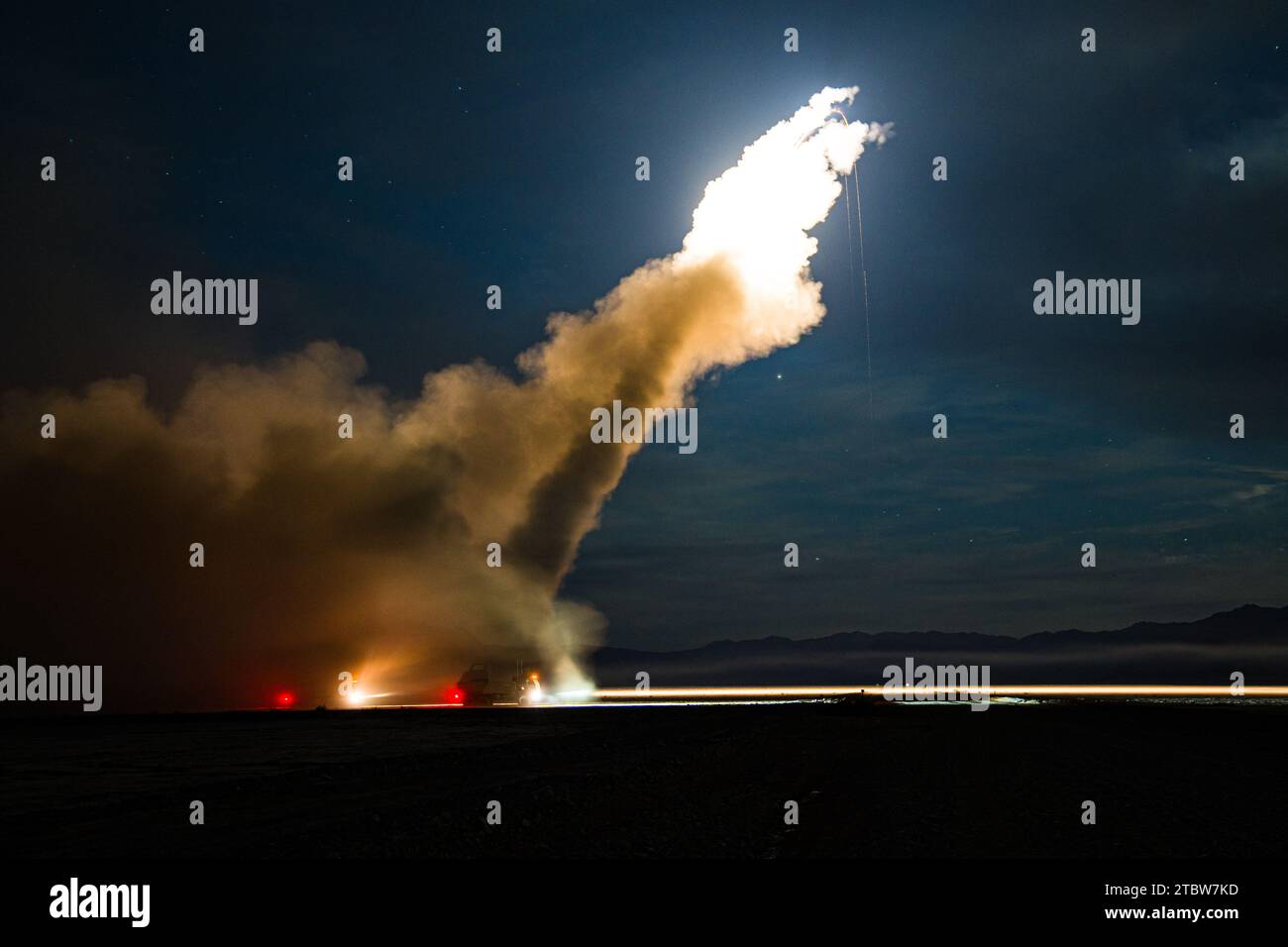 U.S. Army Soldiers from Bravo Battery, 3rd Battalion, 27th Field ...