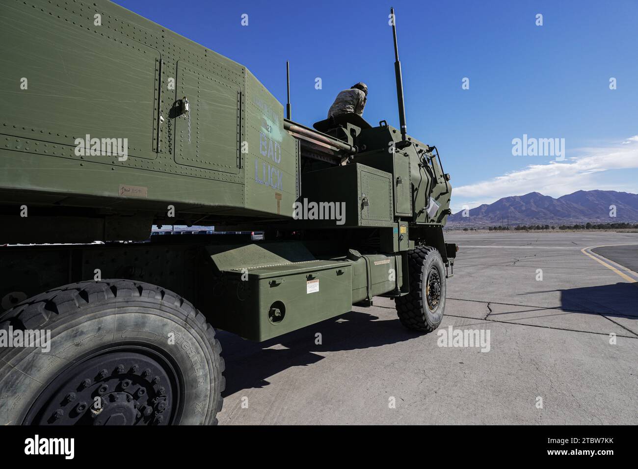 U.S. Army Soldiers from Bravo Battery, 3rd Battalion, 27th Field ...