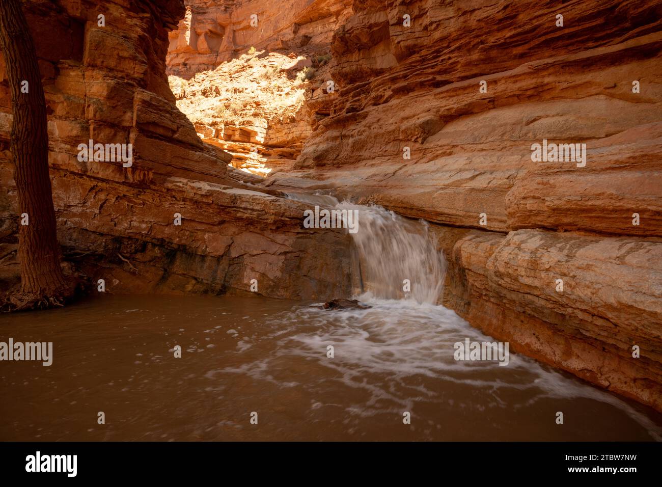 Final Waterfall Drops Into Large Pool In Sulfur Creek in Capitol Reef ...