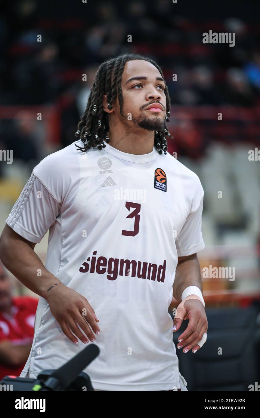 Piraeus, Lombardy, Greece. 8th Dec, 2023. 3 CARSEN EDWARDS of FC Bayern ...