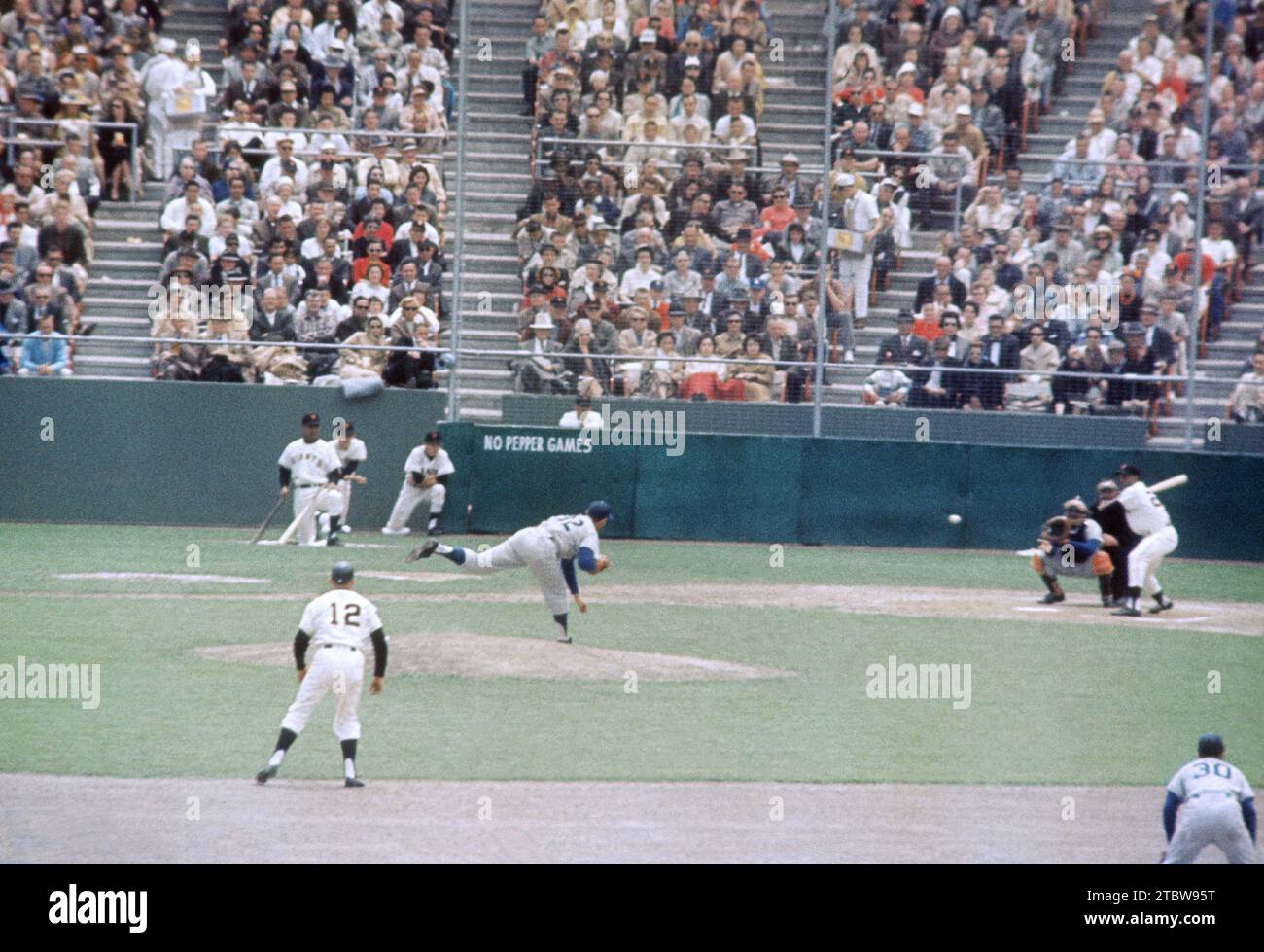 SAN FRANCISCO, CA - MAY 21: Pitcher Sandy Koufax #32 of the Los Angeles ...