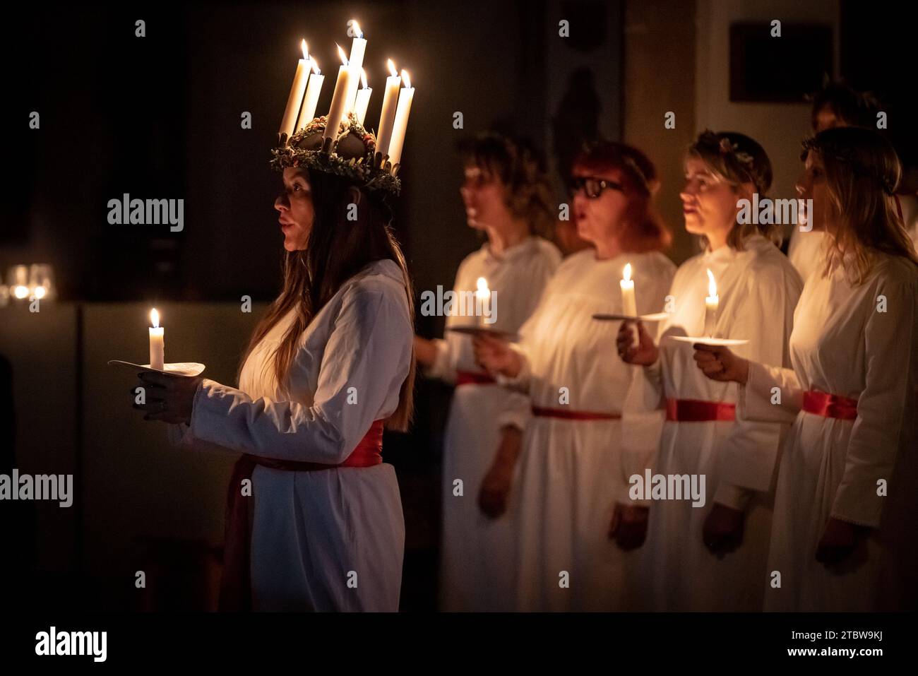 London, UK. 8th December 2023. Sankta Lucia celebrations by Norrsång ...