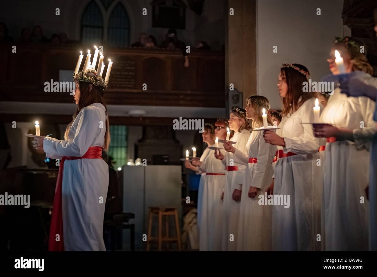 London, UK. 8th December 2023. Sankta Lucia celebrations by Norrsång ...