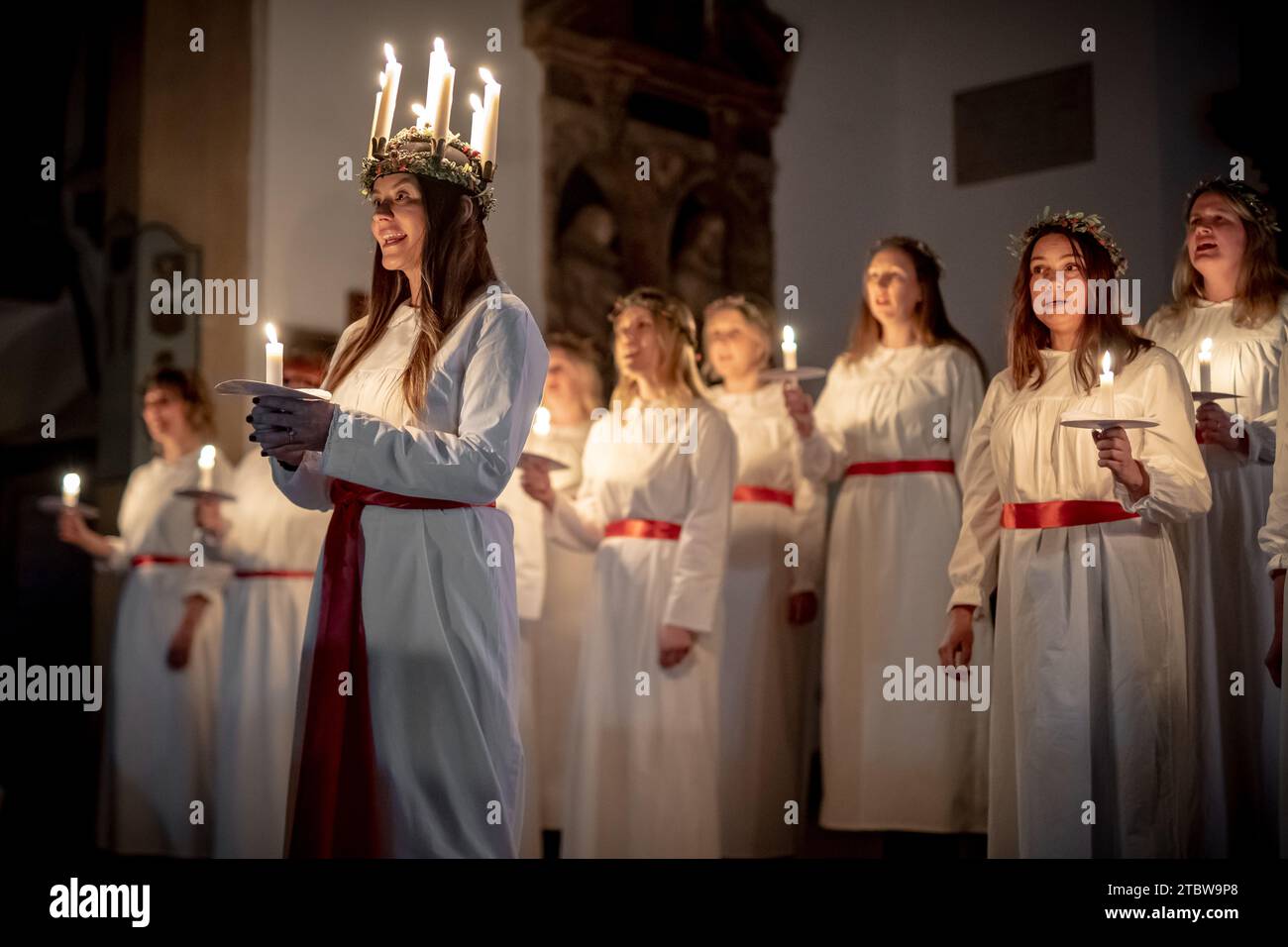 London, UK. 8th December 2023. Sankta Lucia celebrations by Norrsång ...