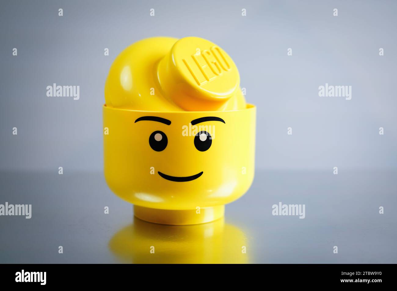 Lego head hi-res stock photography and images - Alamy