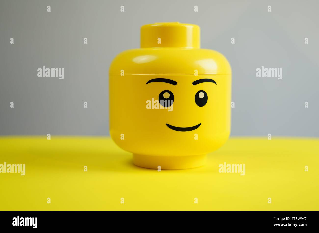 Lego head hi-res stock photography and images - Alamy