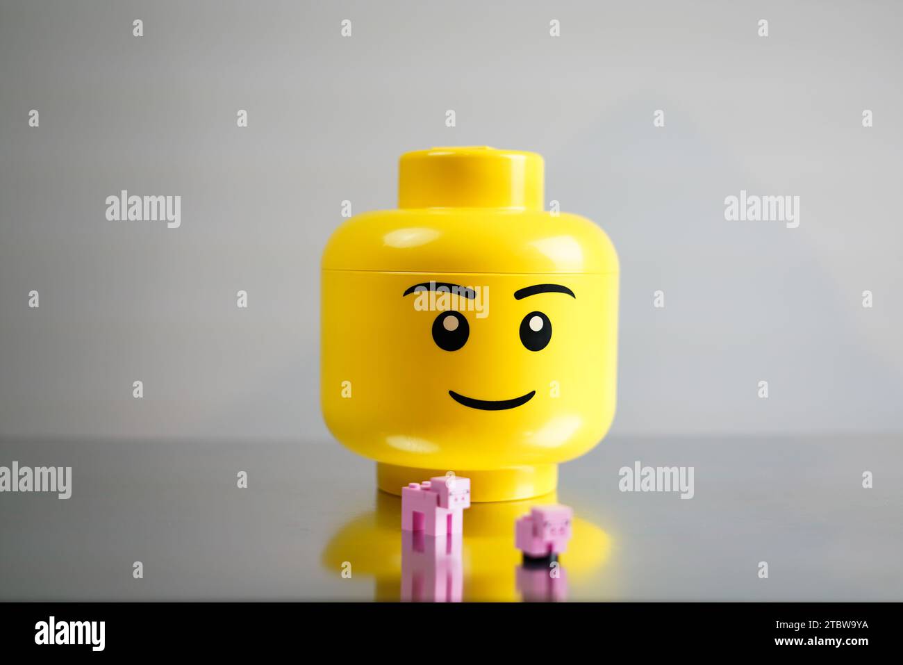 Yellow LEGO head Stock Photo - Alamy