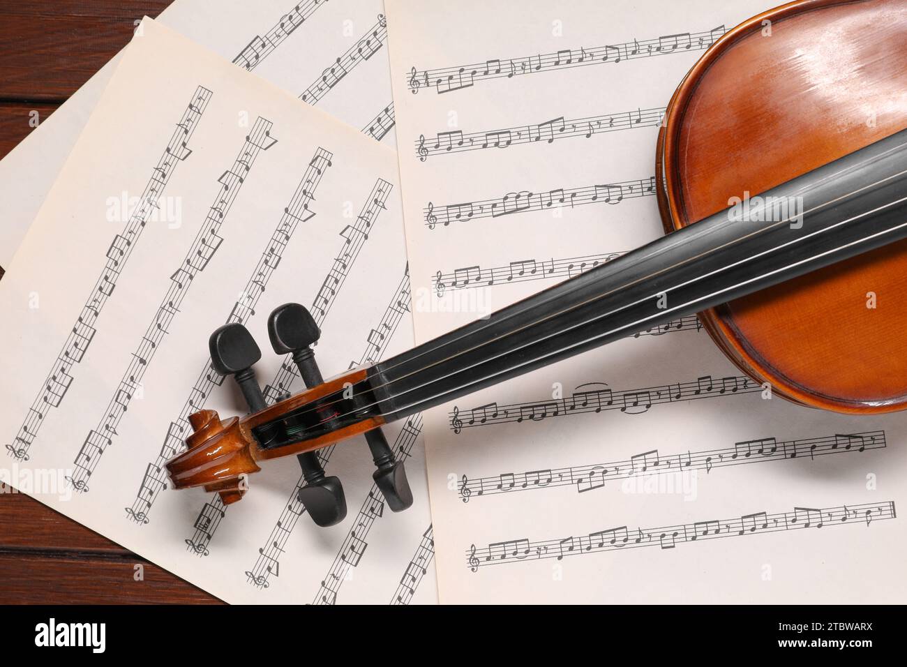 Retro musical sheets violin hi-res stock photography and images - Alamy