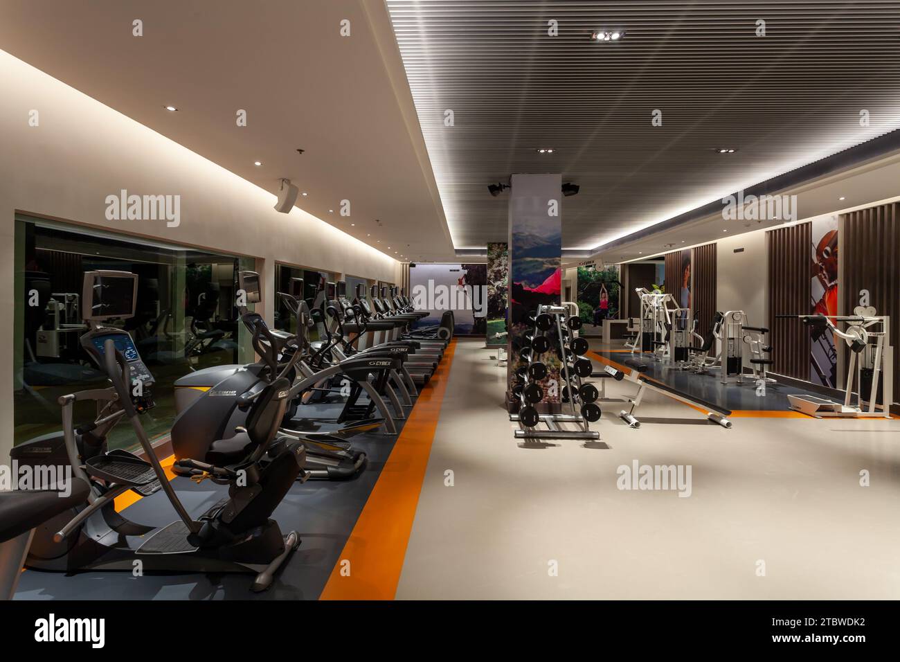 Sports hotel luxury gym hi-res stock photography and images - Alamy