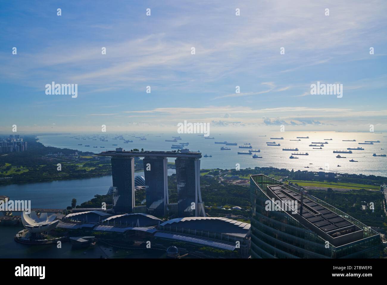 Stunning view of the iconic Marina Bay Sands building in Singapore ...