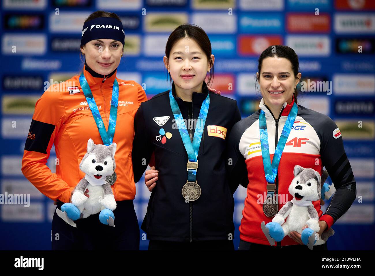 (231209) -- TOMASZOW MAZOWIECKI, Dec. 9, 2023 (Xinhua) -- Silver ...