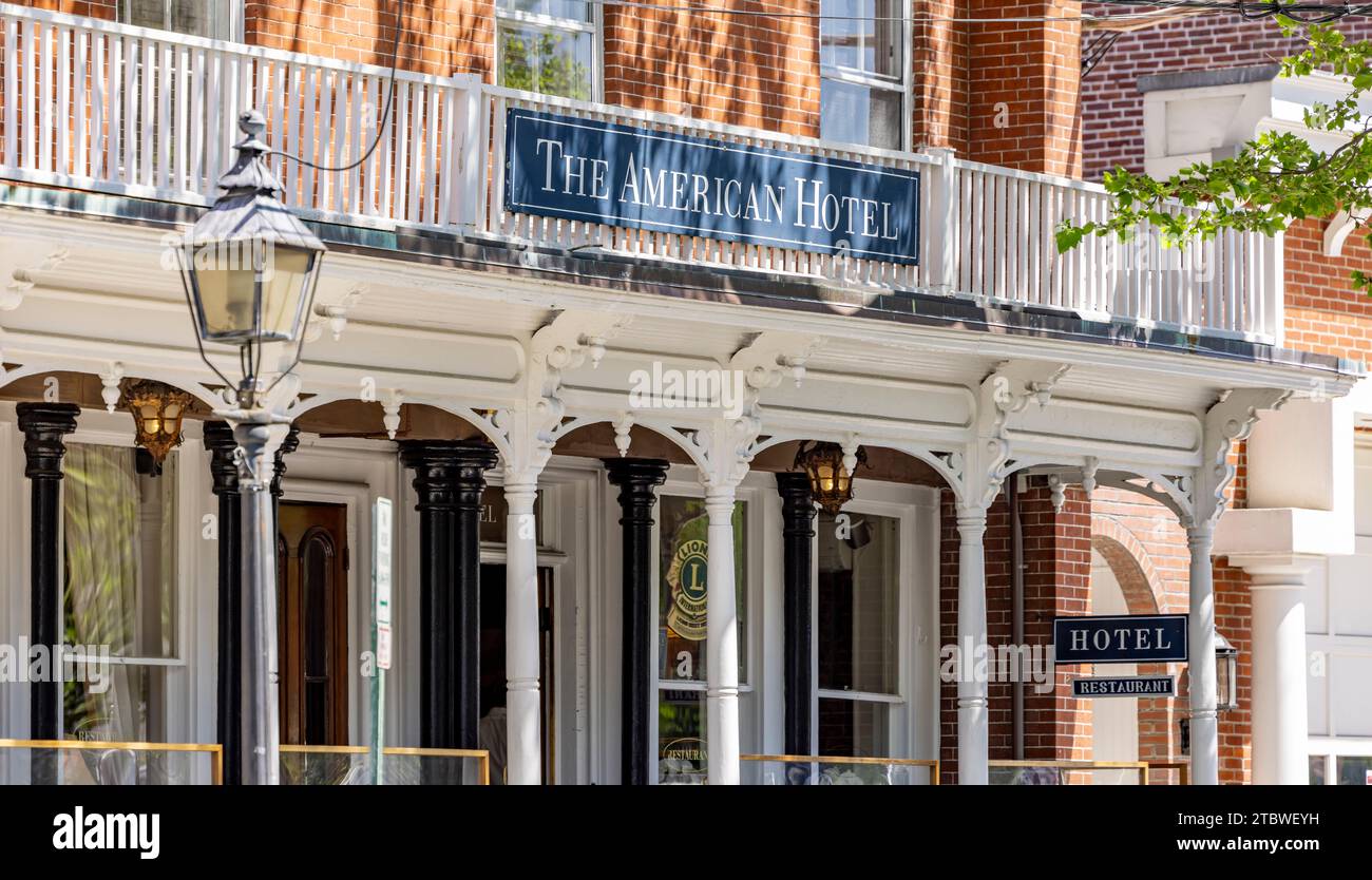 detail image of the front of the American hotel Stock Photo - Alamy