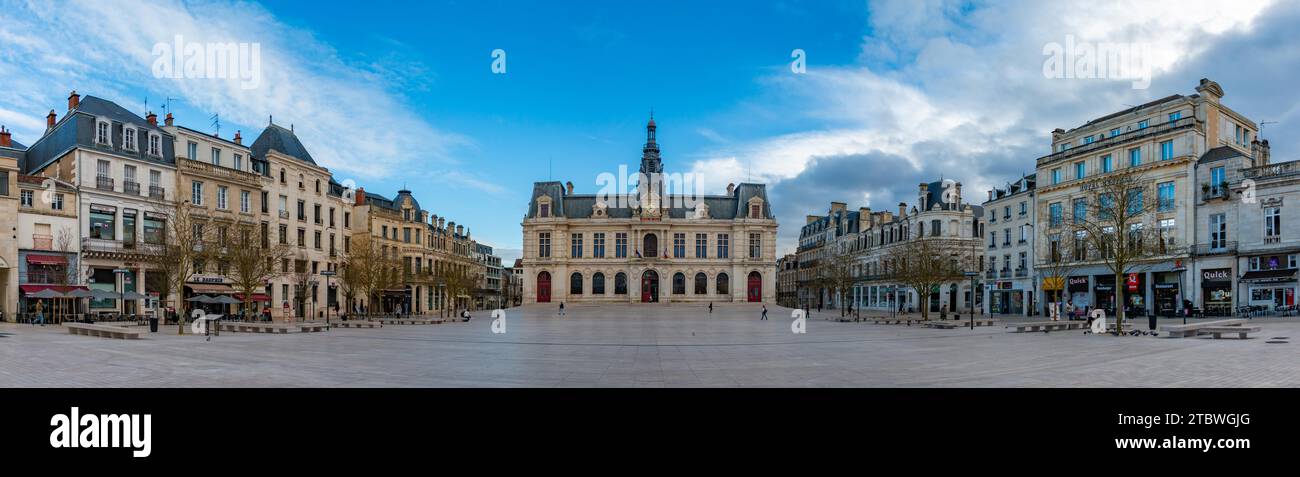 Old town of poitiers hi-res stock photography and images - Alamy