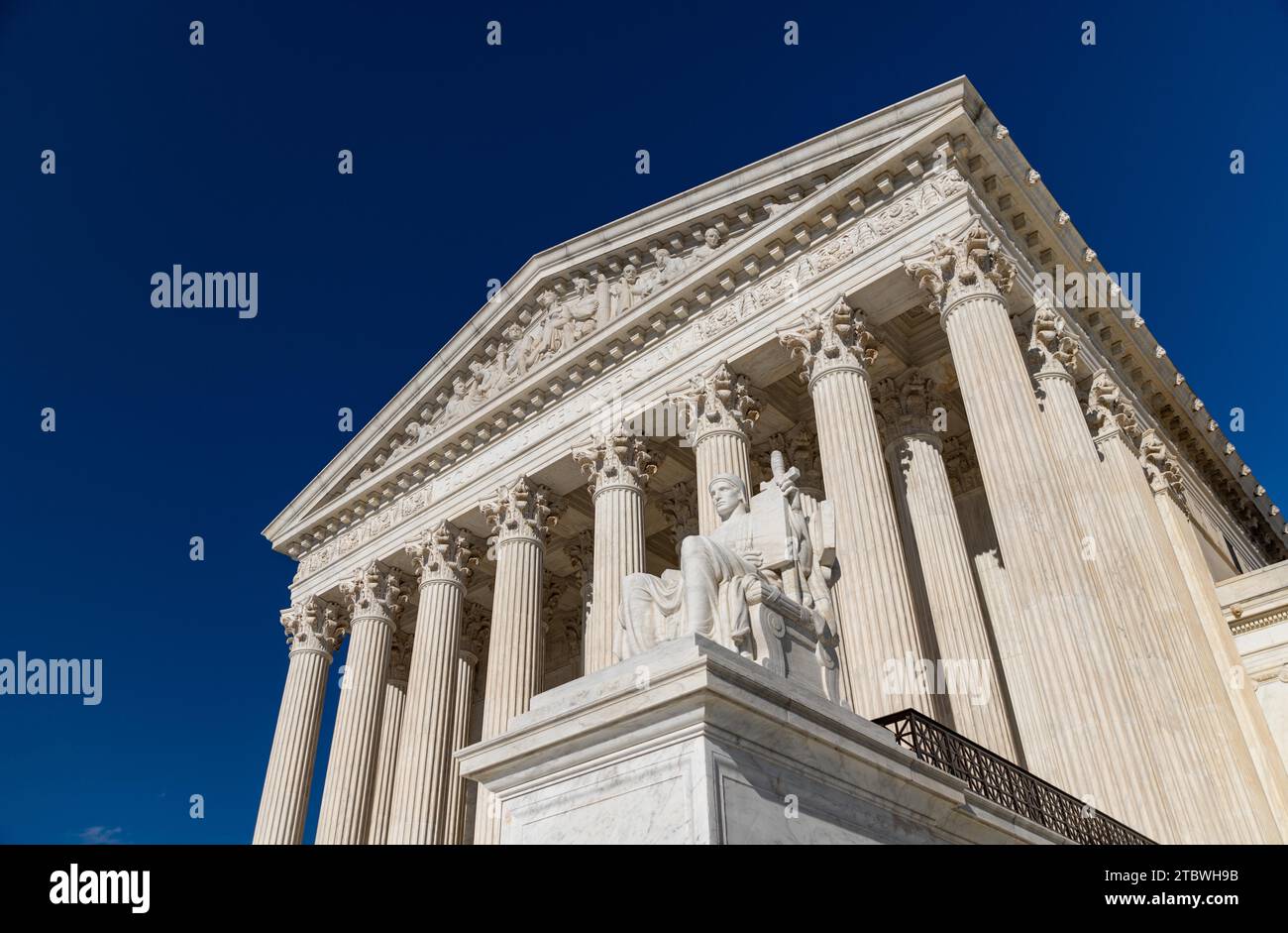 A picture of the Supreme Court of the United States' front facade Stock ...