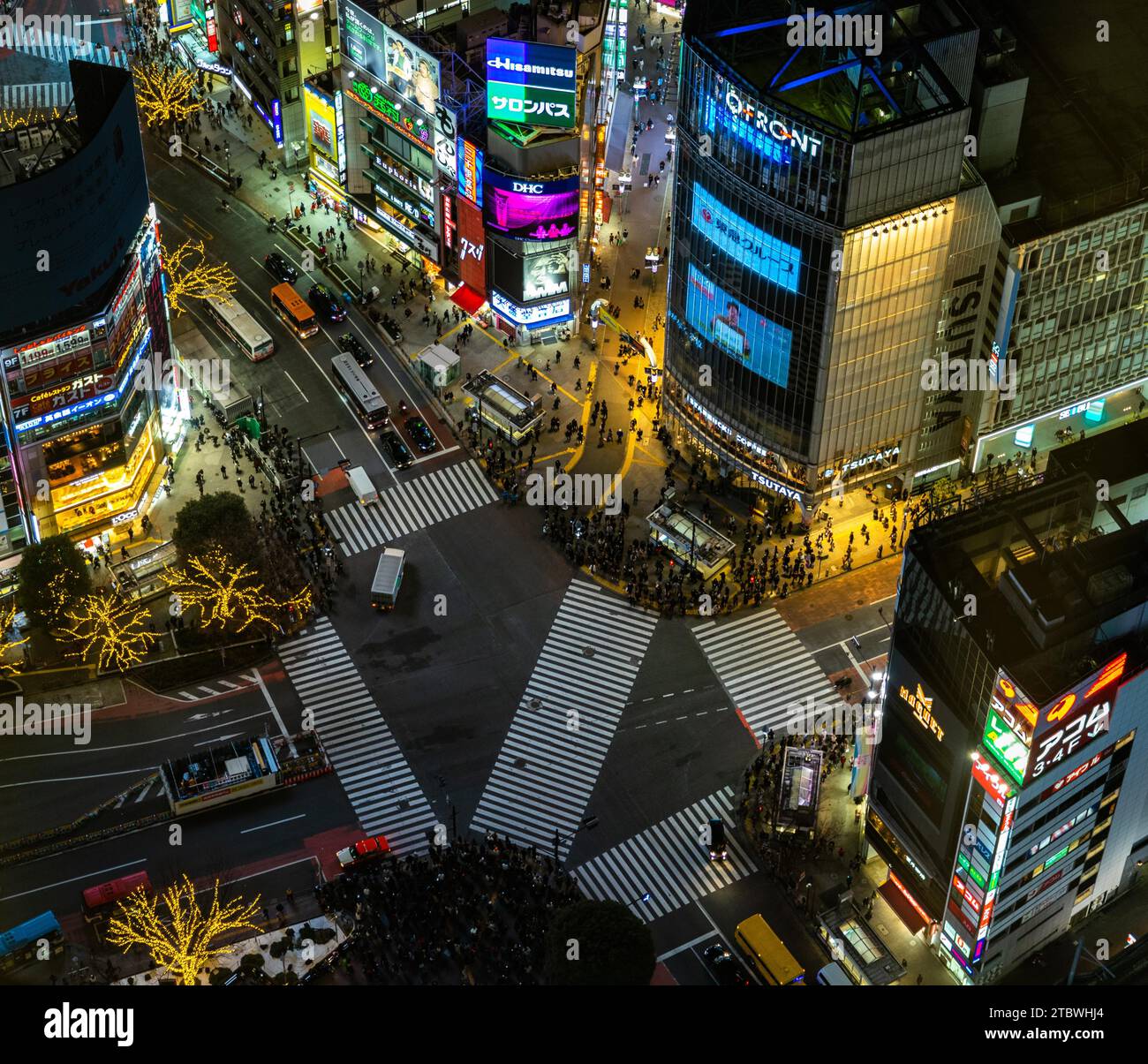 A picture of the Shibuya Crossing, as seen from above, at night Stock Photo - Alamy