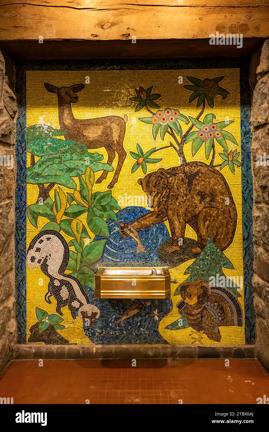 Mosaic created during 1930s Great Depression by WPA in building ...