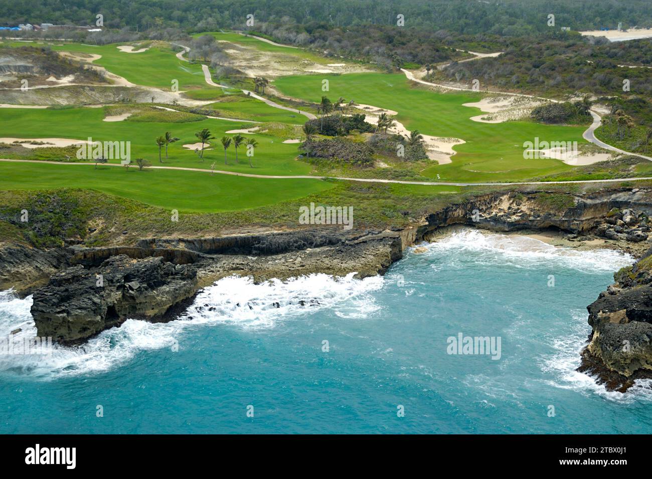 Flying over golf course hi-res stock photography and images - Alamy