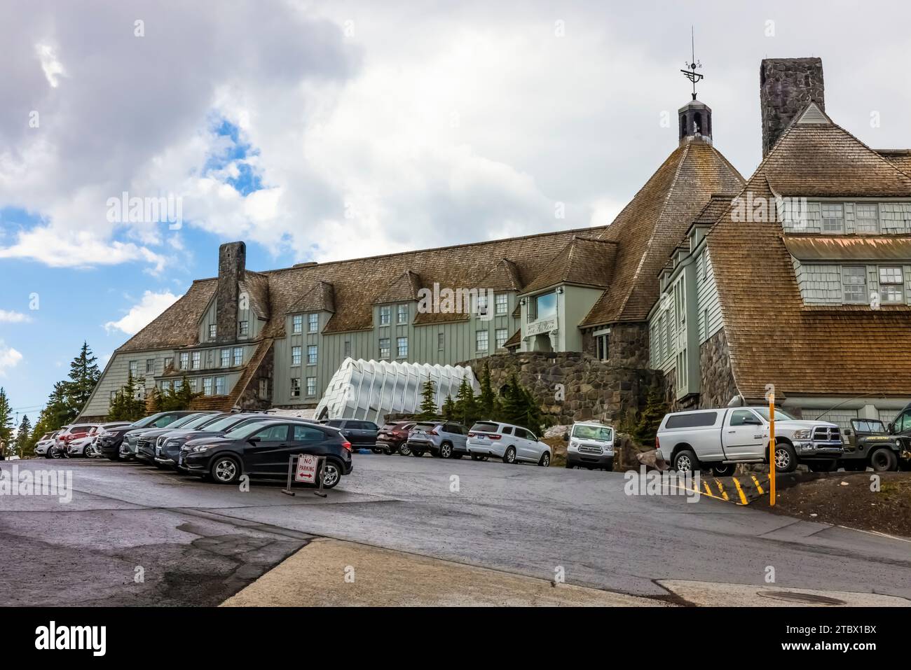 Timberline Lodge on Mt. Hood, Mt. Hood National Forest, Oregon, USA [No ...