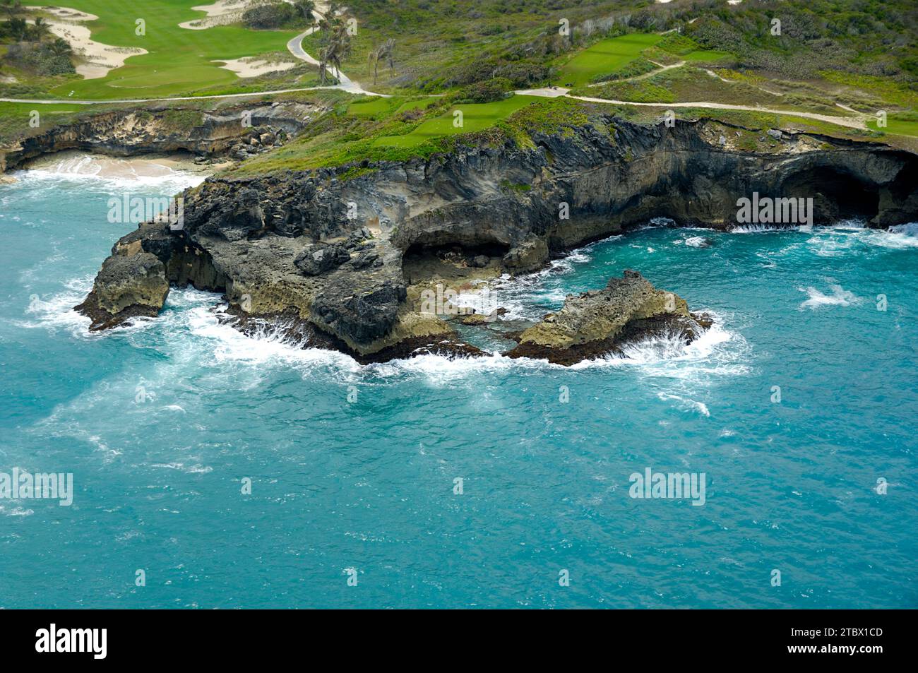 Flying over golf course hi-res stock photography and images - Alamy