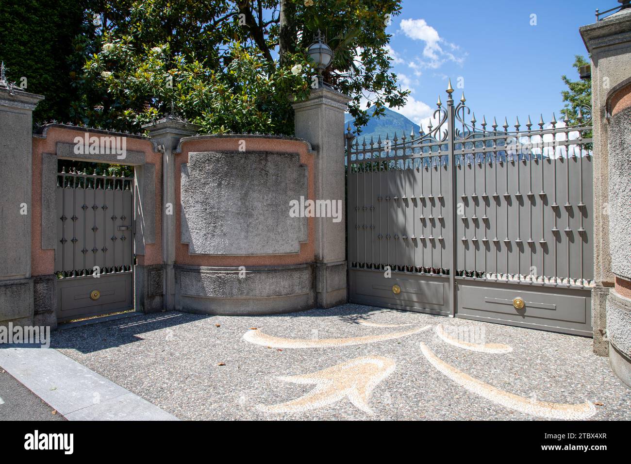 portal classic new high grey classic metal home gate at entrance of ...