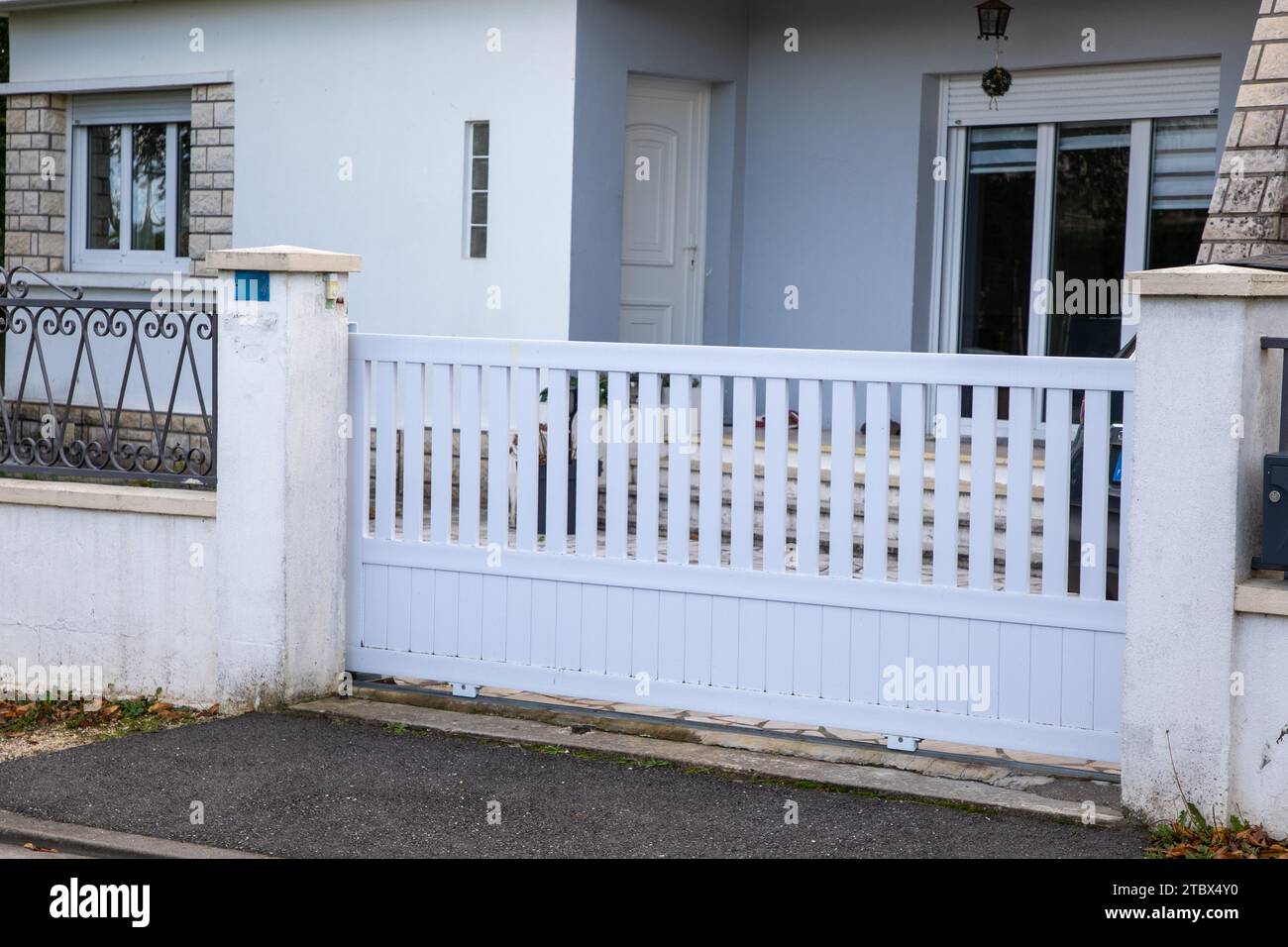 portal white design sliding entrance metal aluminum slide gate of ...