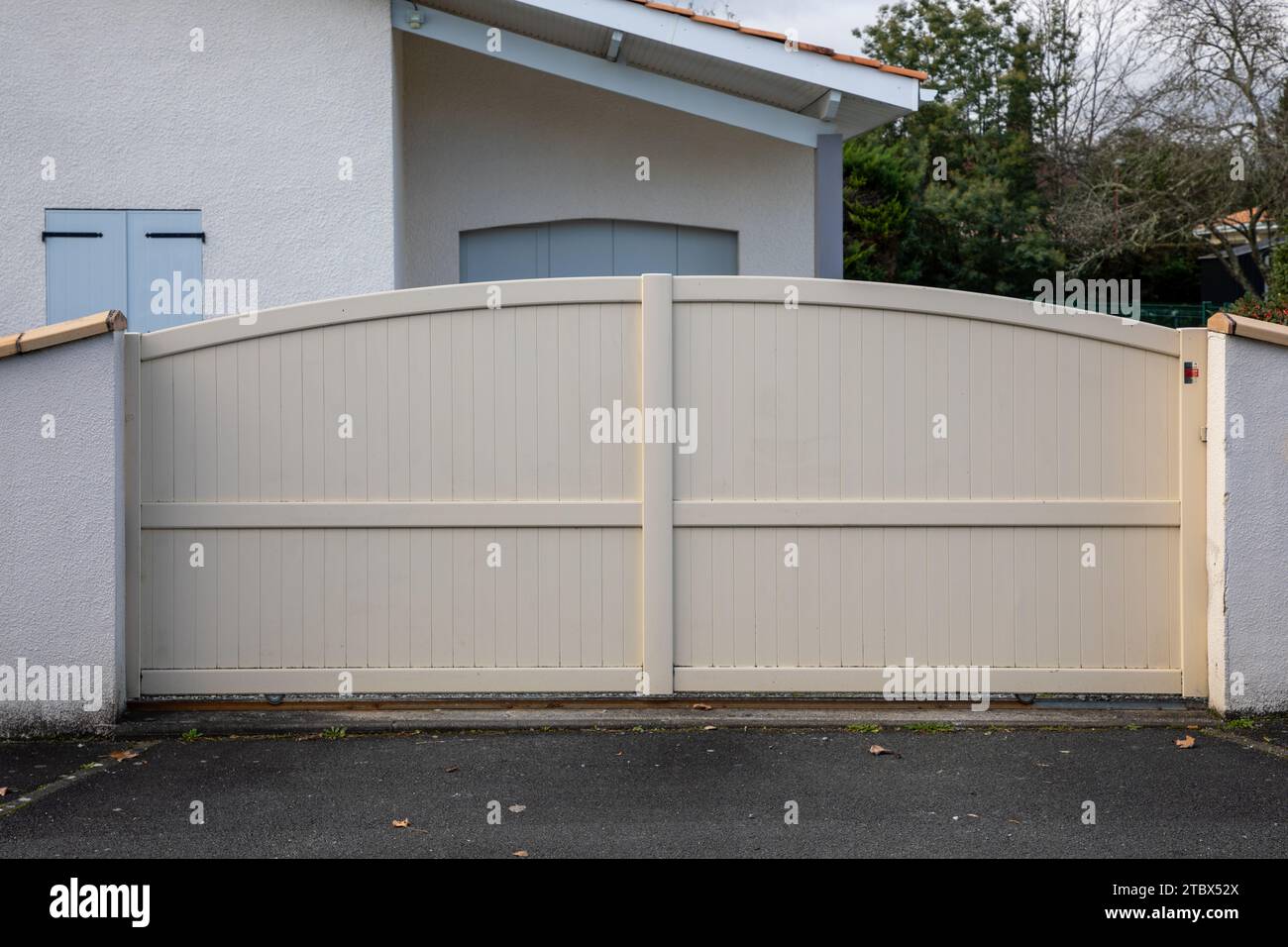 portal sliding closed beige round metal aluminum slide gate of modern ...