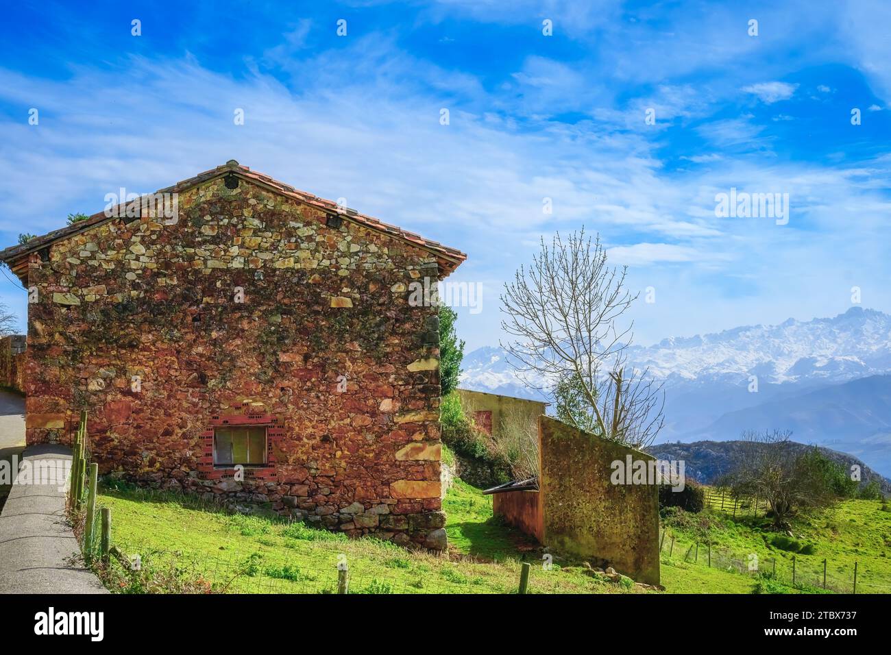 Lateral wall of ancient stone-wall building, Cofino, Asturias, Spain ...