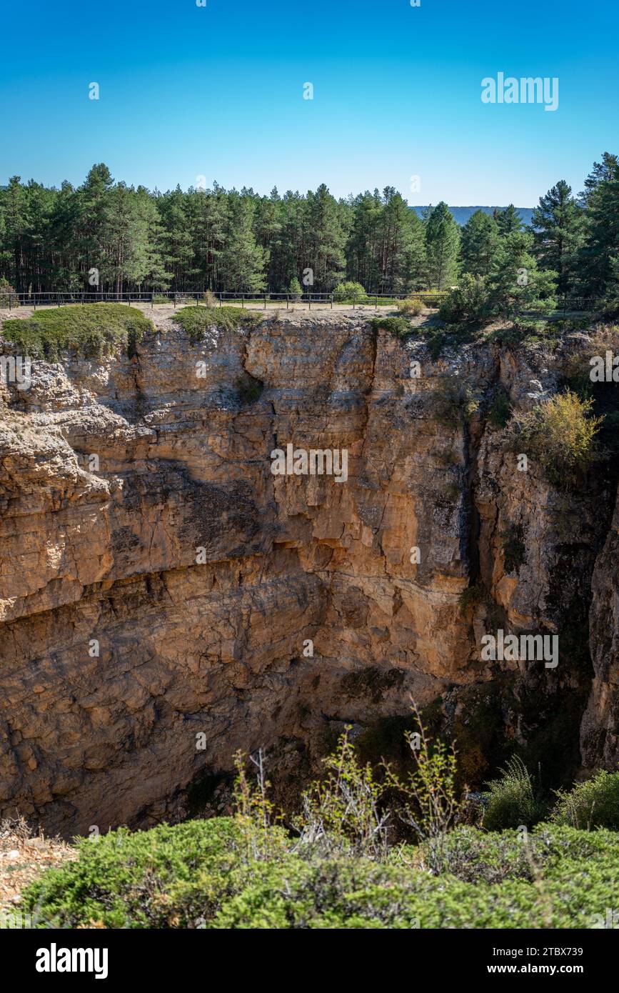 Rugged cliff face surrounded hi-res stock photography and images - Alamy