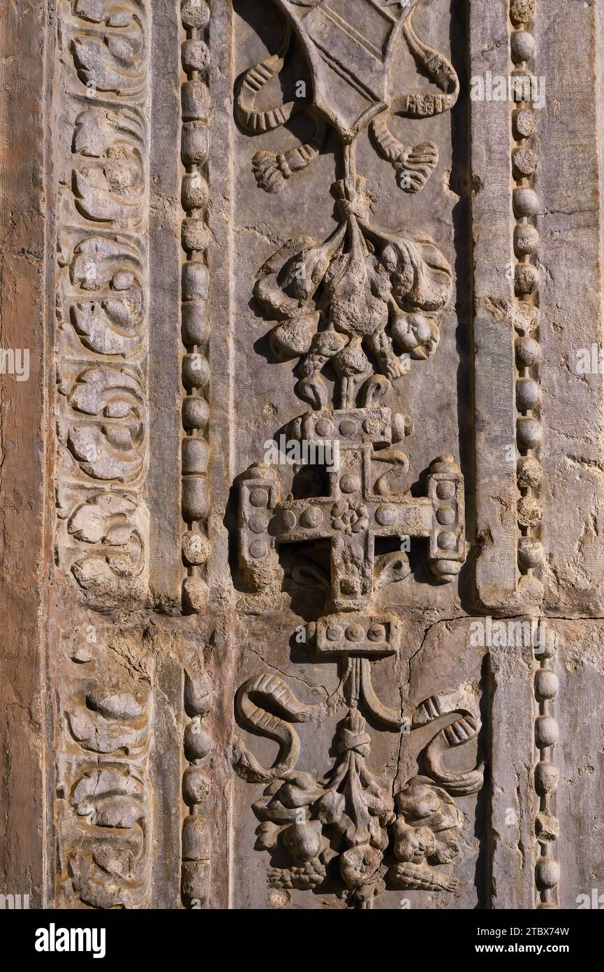 Intricacy of decorations made in stone by sculptors of the past ...