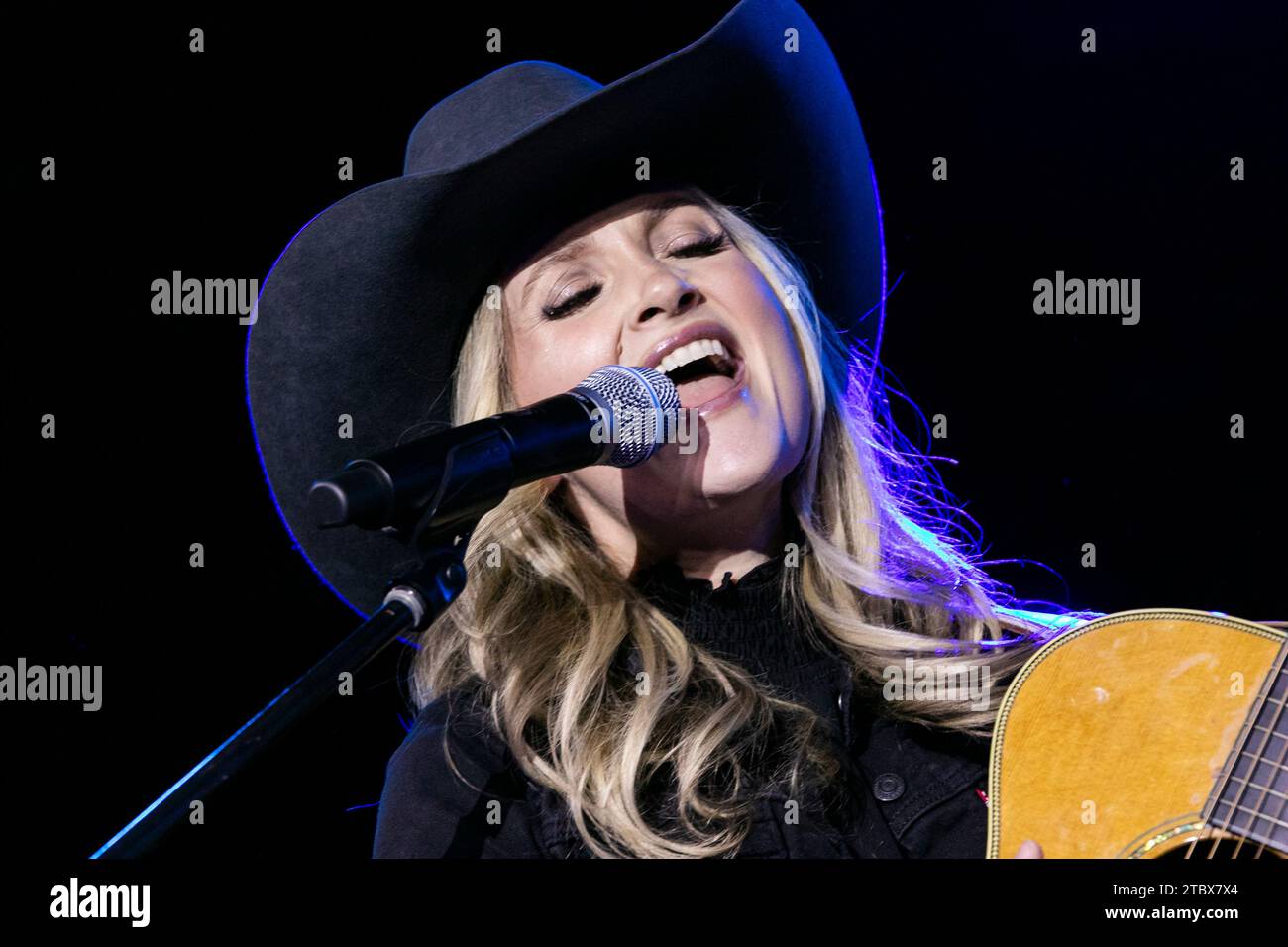 Edmonton, Canada. 07th Dec, 2023. Country music artist Kalsey Kulyk ...