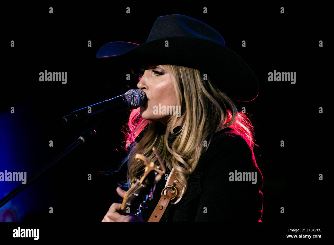 Edmonton, Canada. 07th Dec, 2023. Country music artist Kalsey Kulyk ...