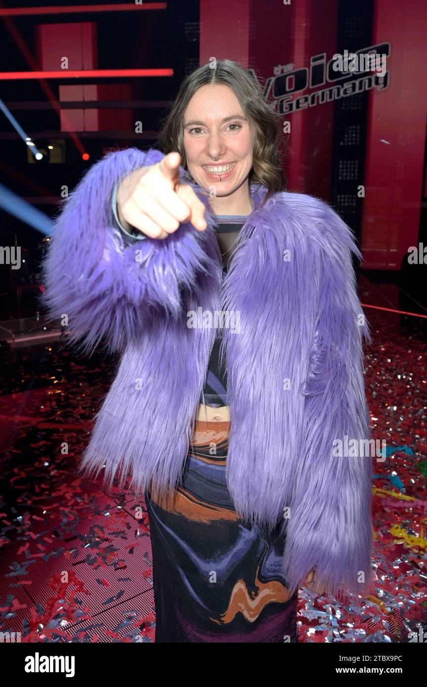 Malou Lovis Kreyelkamp im Finale der 13. Staffel der Castingshow 'The Voice of Germany' 2023 im ...