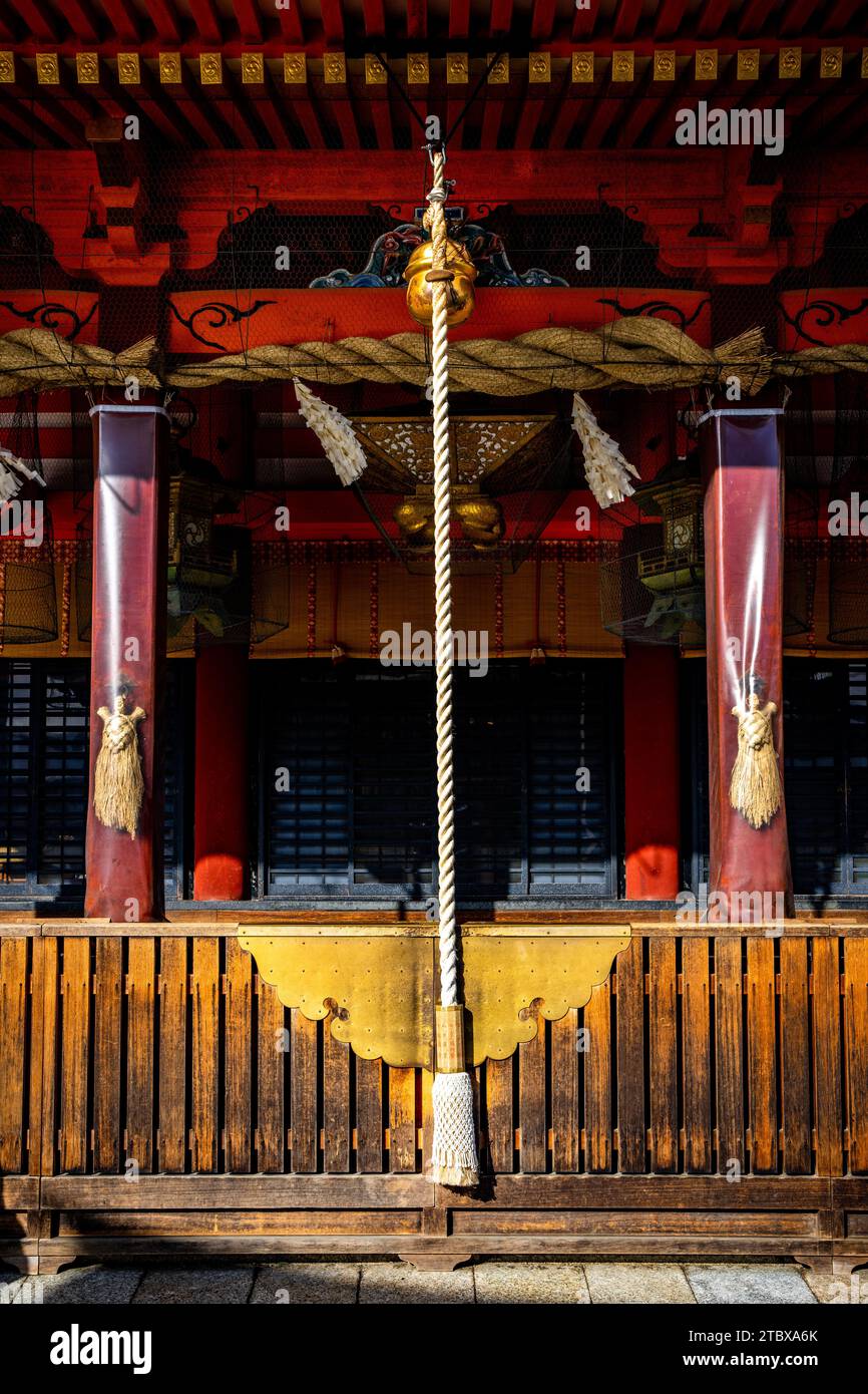 The Devotion Bell and Rope at Yasaka Shrine, Pagoda and Temple Complex ...