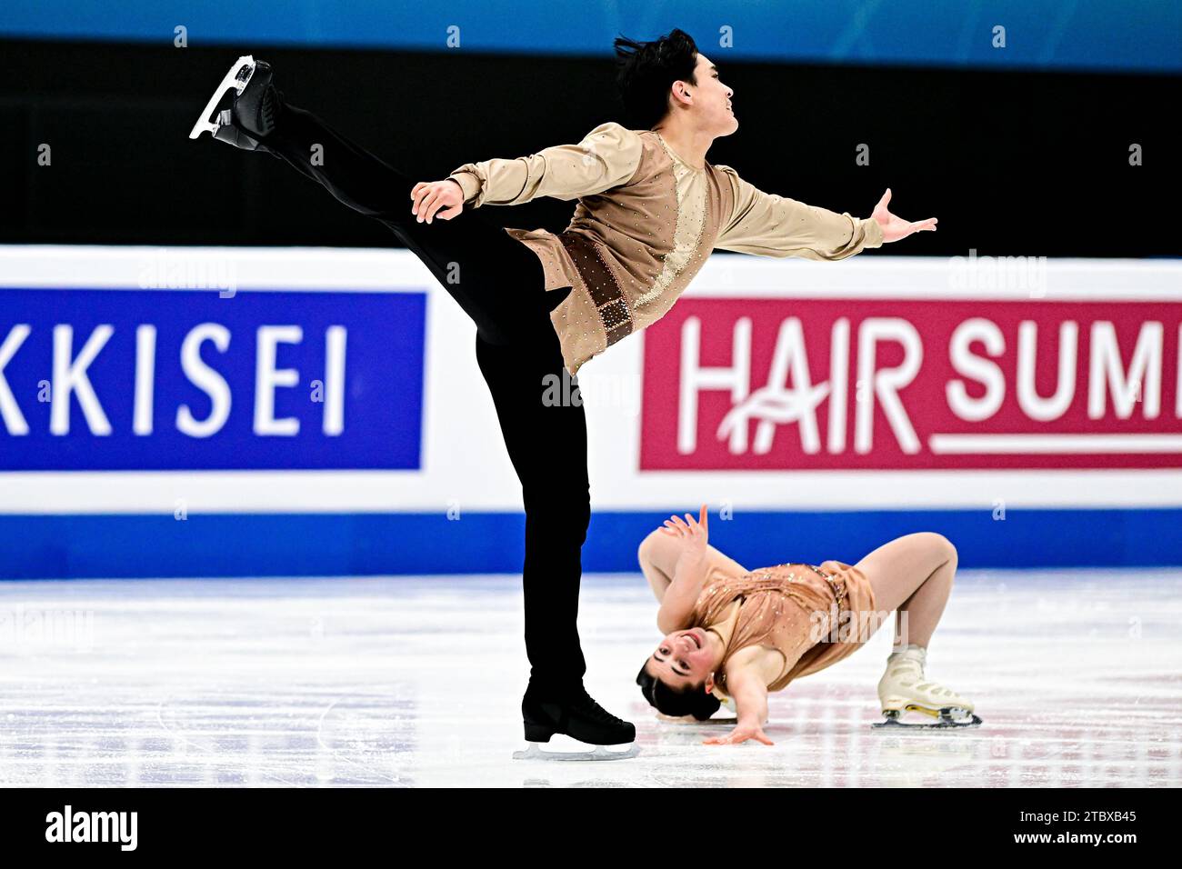Beijing, China. 9th Dec 2023. Olivia FLORES & Luke WANG (USA), during ...